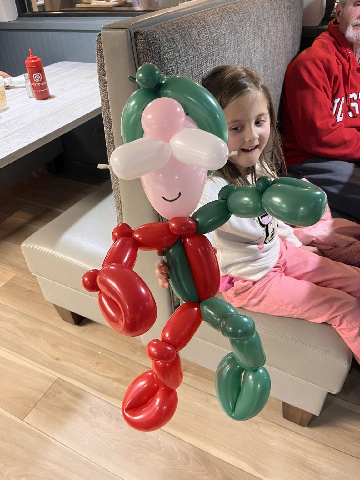 Fun Filled Entertainment – Balloon Animals made by One of the Fastest ...